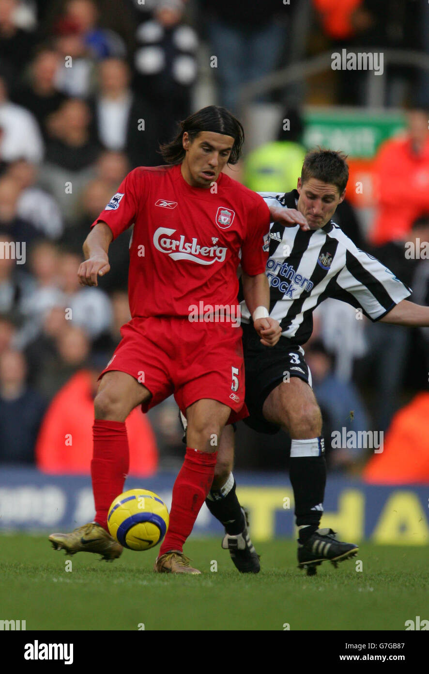 Newcastle uniteds robbie elliott hi-res stock photography and images ...