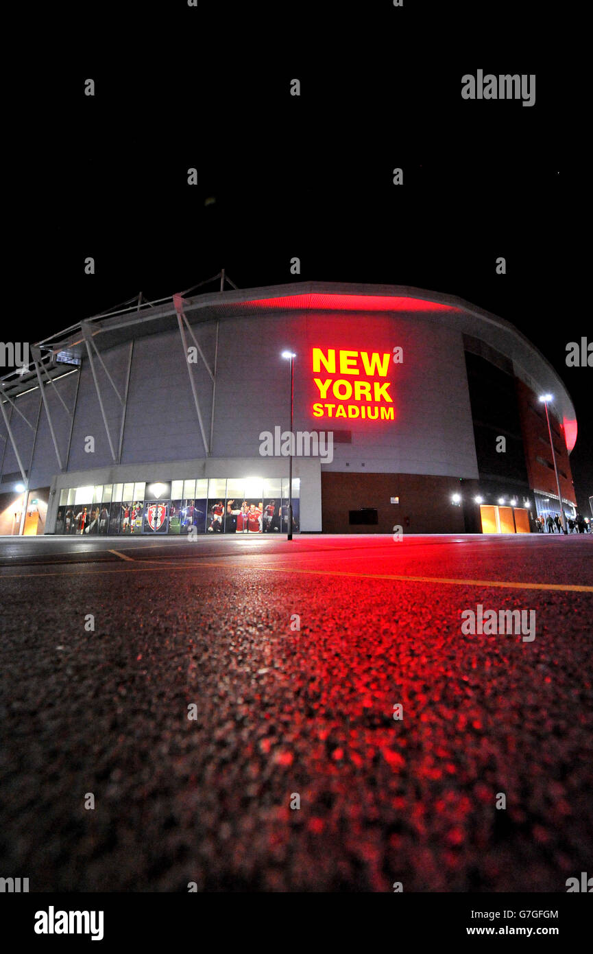 New york stadium rotherham night hi-res stock photography and images ...