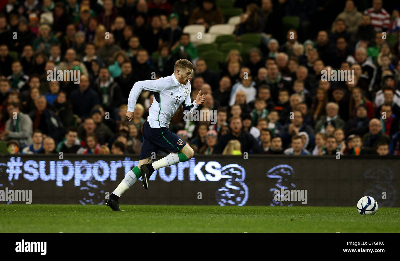 James mcclean ireland soccer hi-res stock photography and images - Alamy