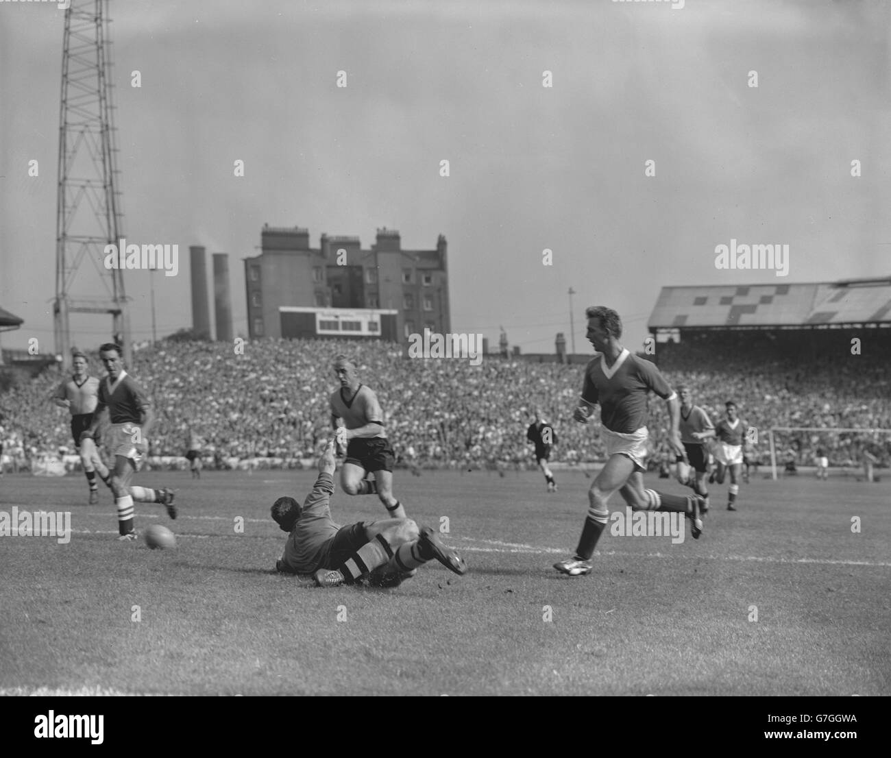 Jimmy greaves chelsea goal hi-res stock photography and images - Alamy