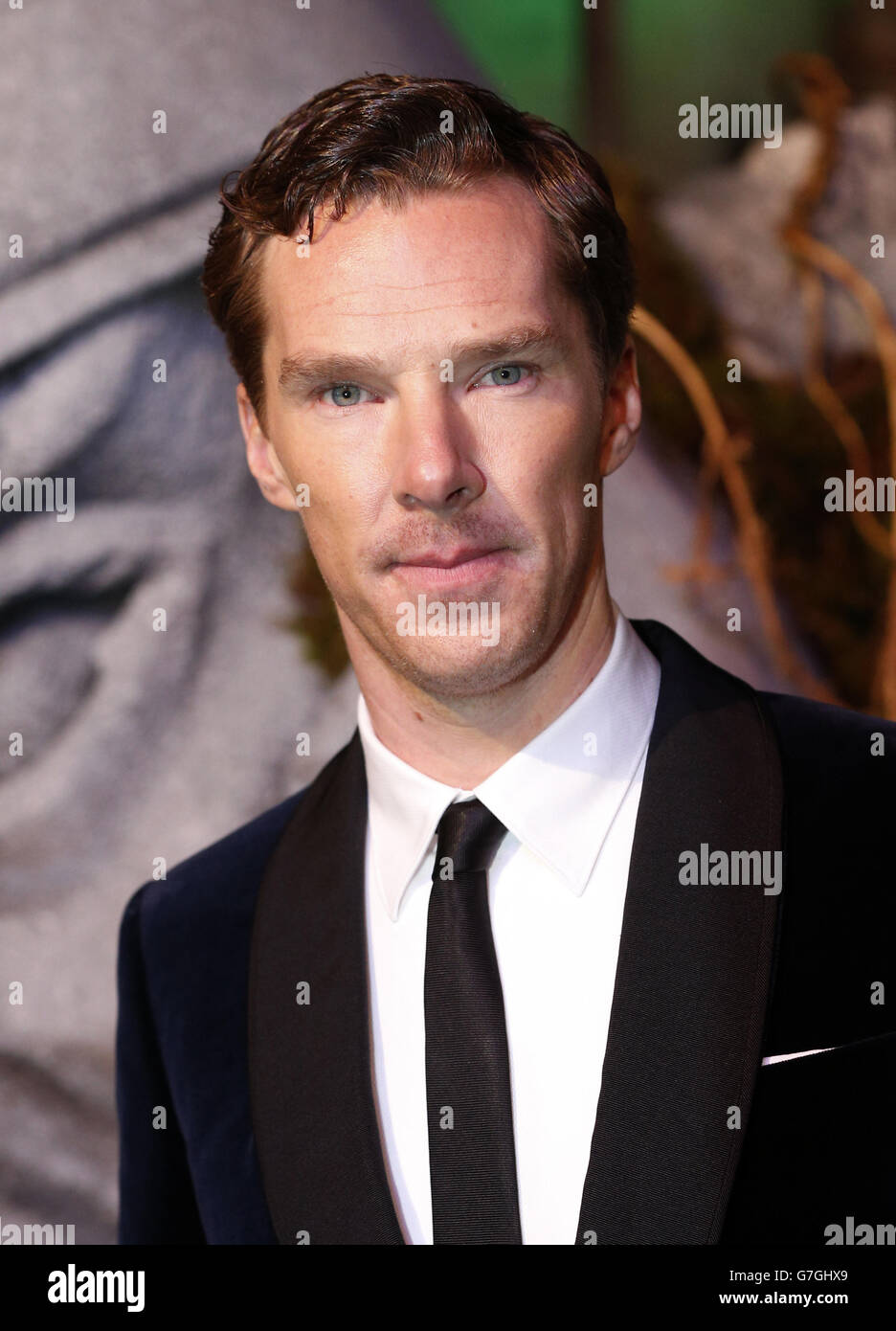 Benedict Cumberbatch arrives on the green carpet for the premiere of ...