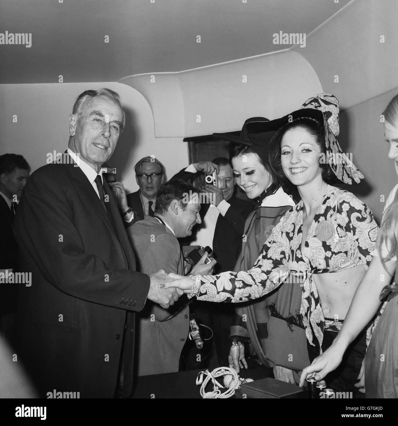 Miss world contestants variety club hi-res stock photography and images ...