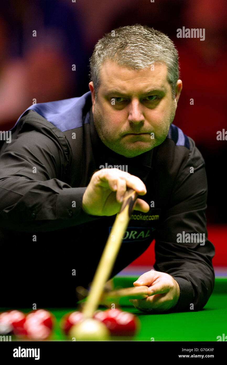 Rod lawler snooker hi-res stock photography and images - Alamy