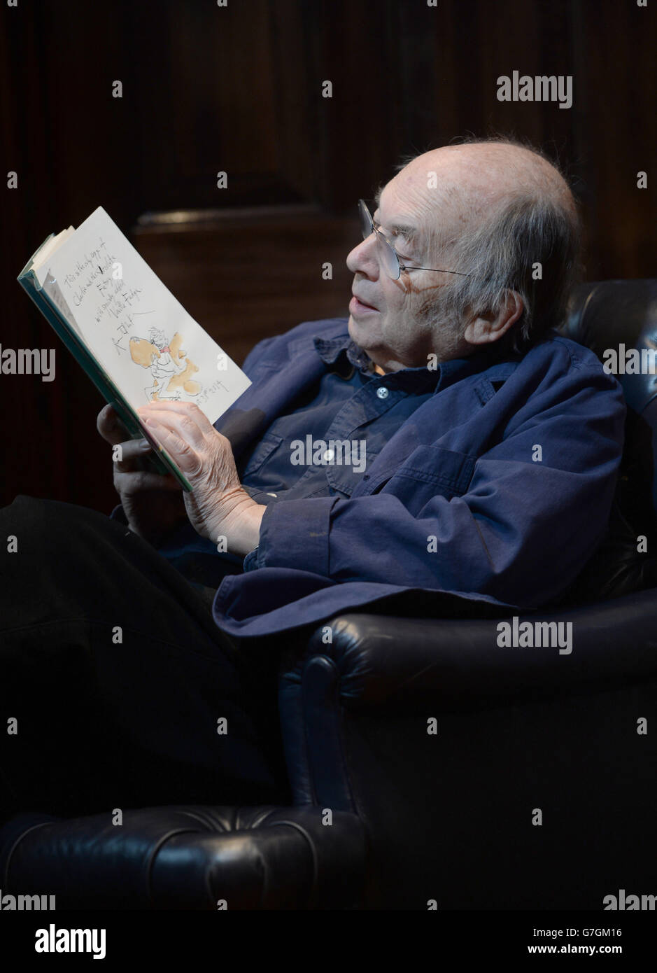 Artist quentin blake poses first edition charlie chocolate factory hi ...