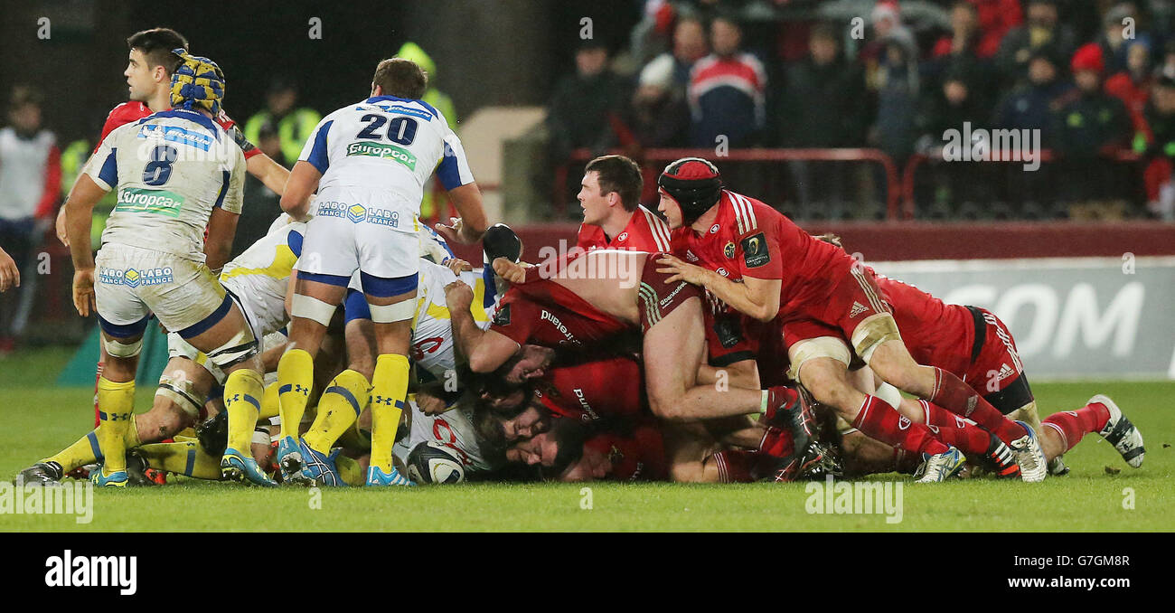 The scrum collapses between Munster and Claremont during the Pool One ...