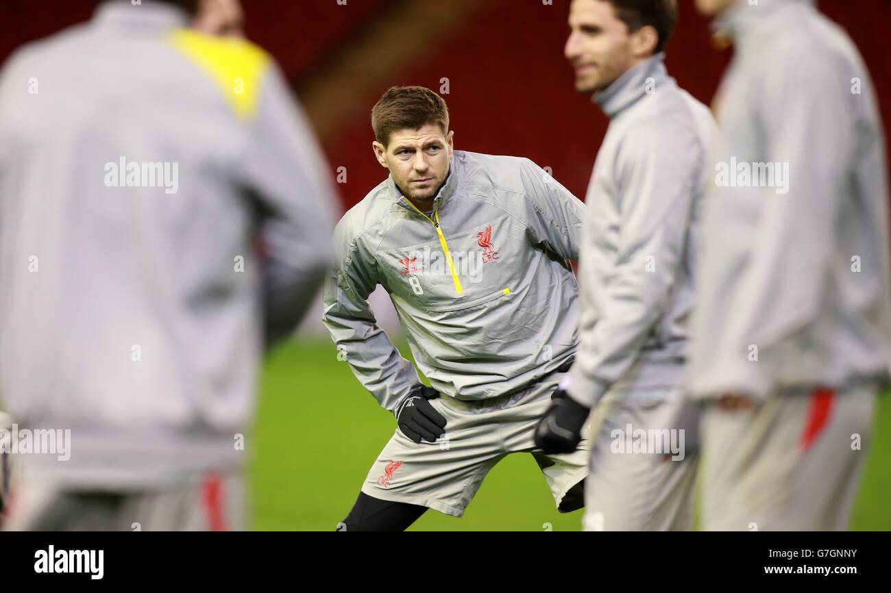 Liverpools steven gerrard training session anfield stadium hi-res stock ...