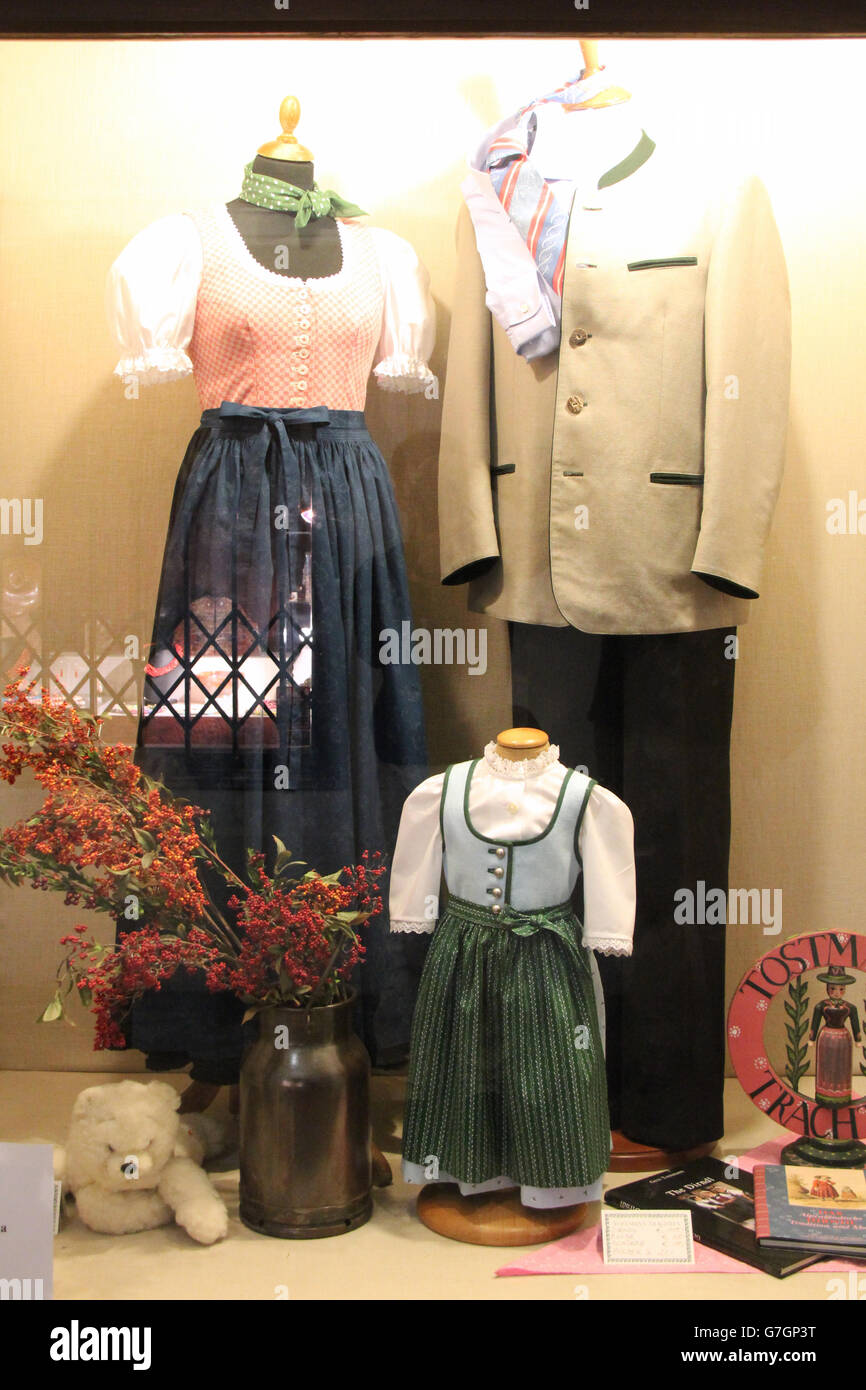 Shop window with typical Austrian clothes in Vienna (Austria Stock ...