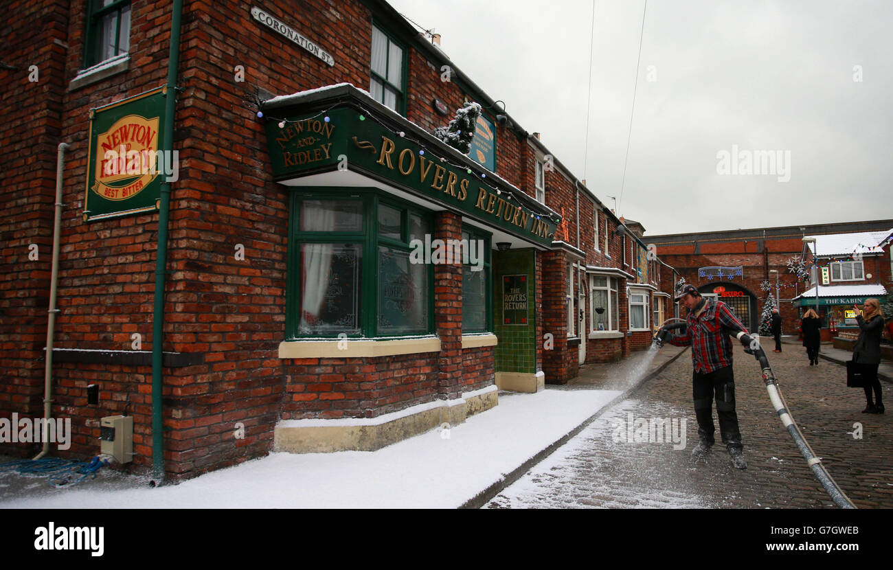 The Rovers Return Inn on the Coronation Street film-set located in ...