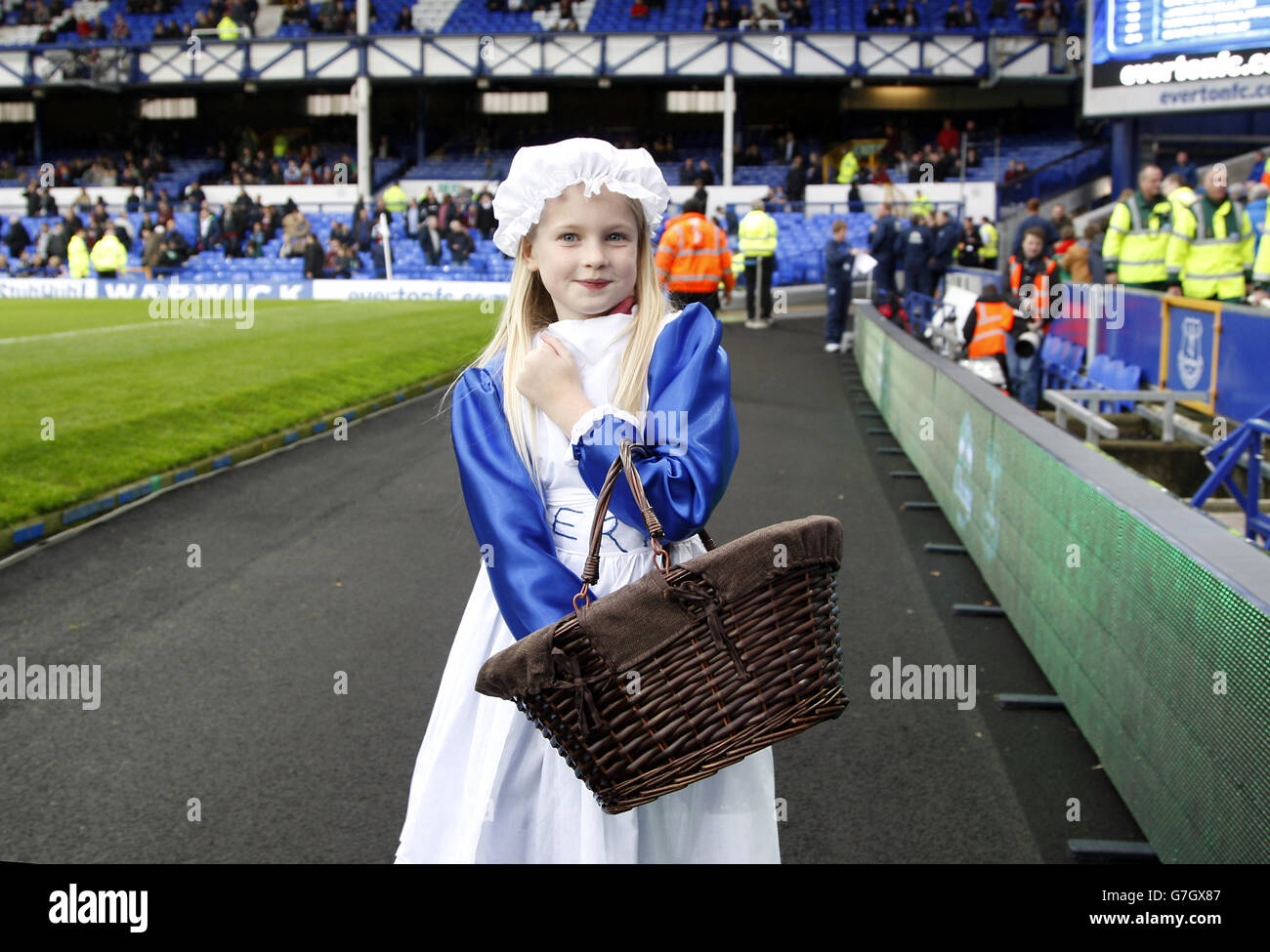 Lady football hi-res stock photography and images - Alamy