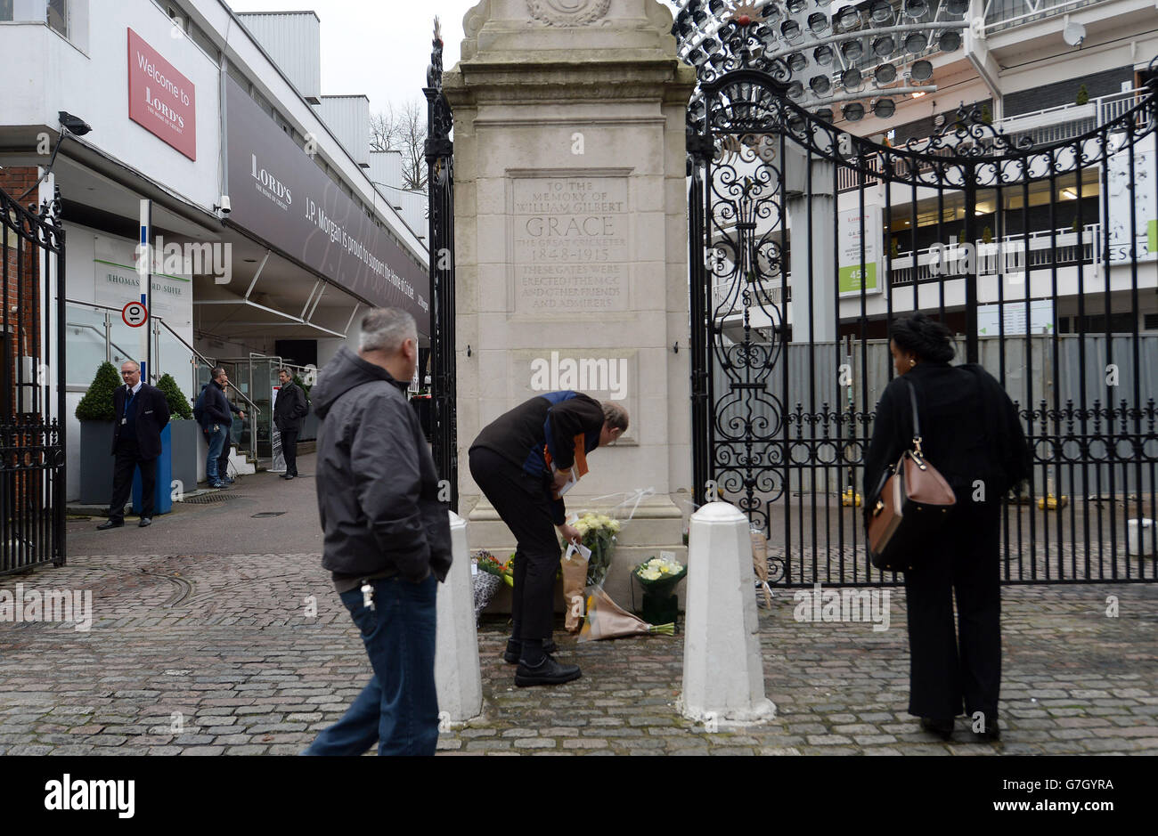 Phillip Hughes death Stock Photo - Alamy