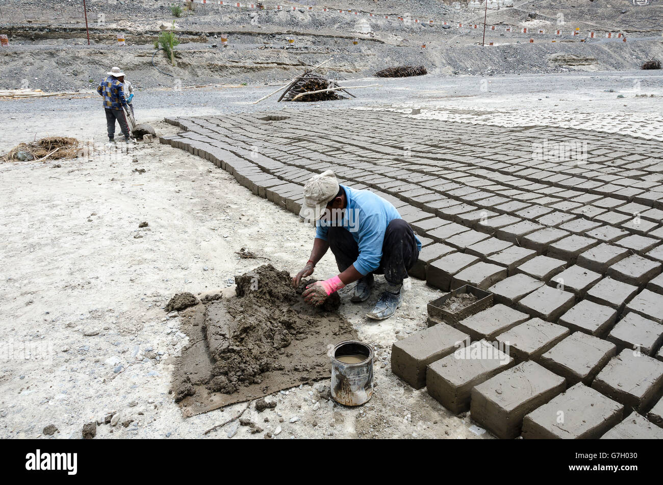 Mud brick building structure hi-res stock photography and images - Alamy