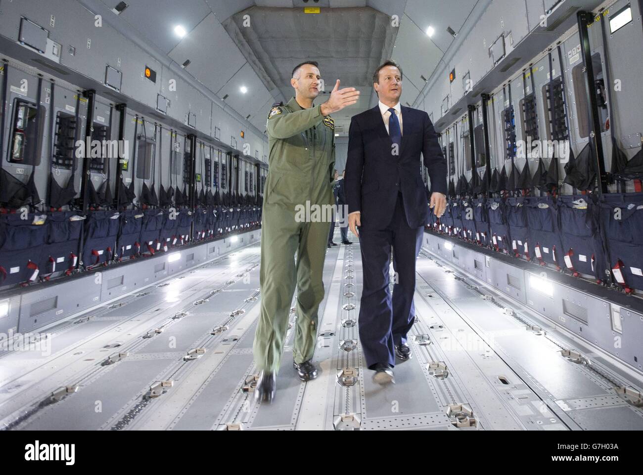 Cameron visit to RAF Brize Norton Stock Photo - Alamy