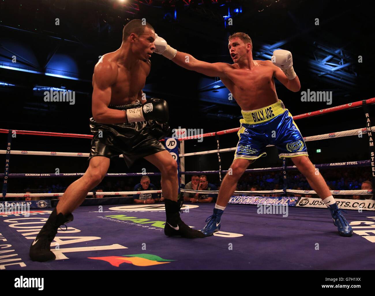 Boxing ebu european middleweight title hi-res stock photography and ...