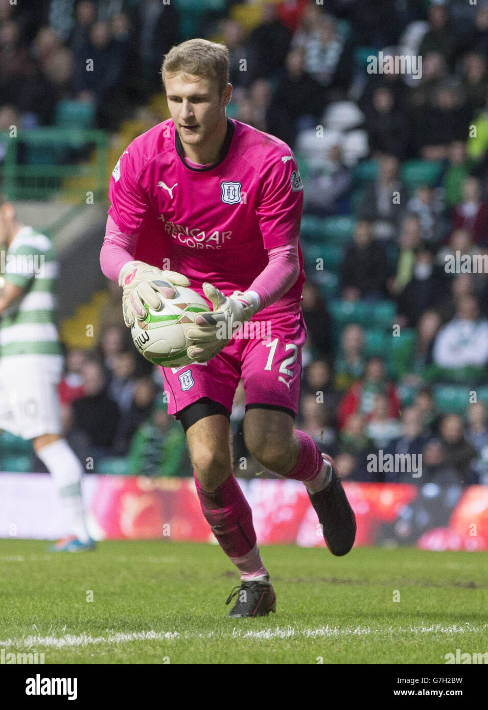 Dundee goalkeeper scott bain hi-res stock photography and images - Alamy