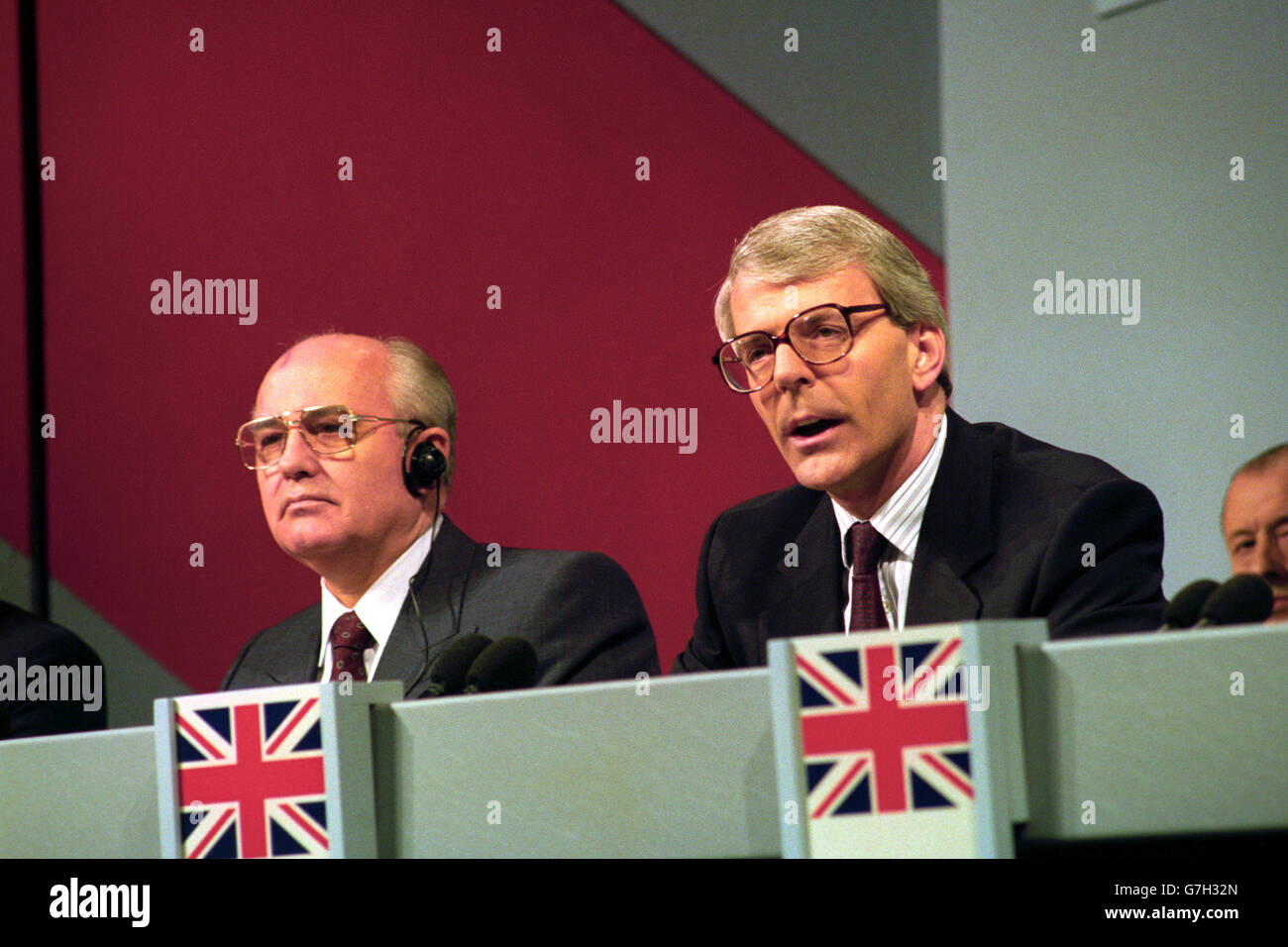 Mikhail gorbachev soviet flag hi-res stock photography and images - Alamy