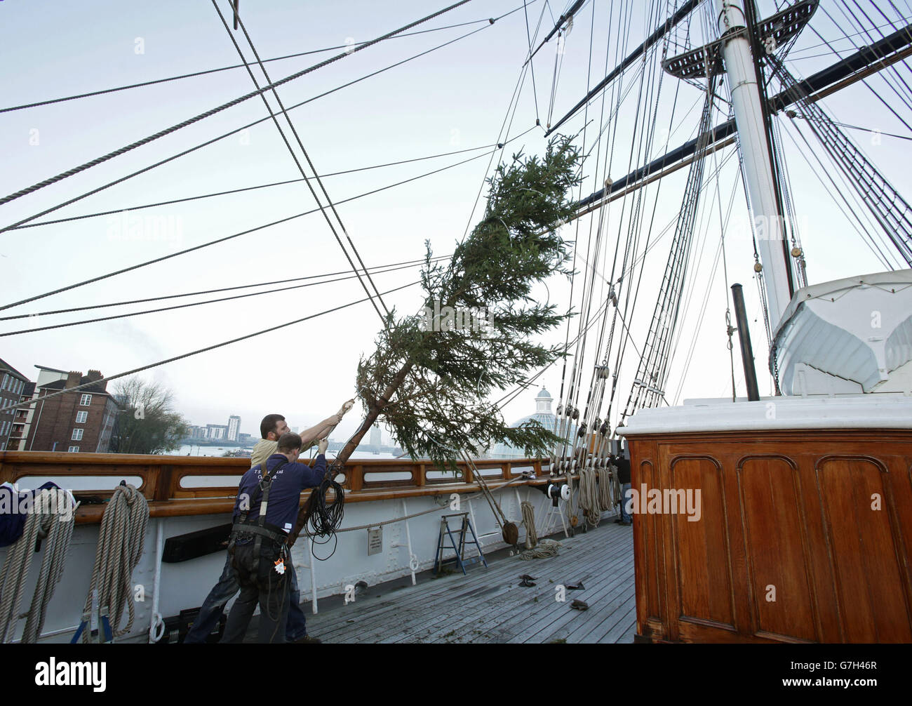 Cutty sark christmas tree hi-res stock photography and images - Alamy