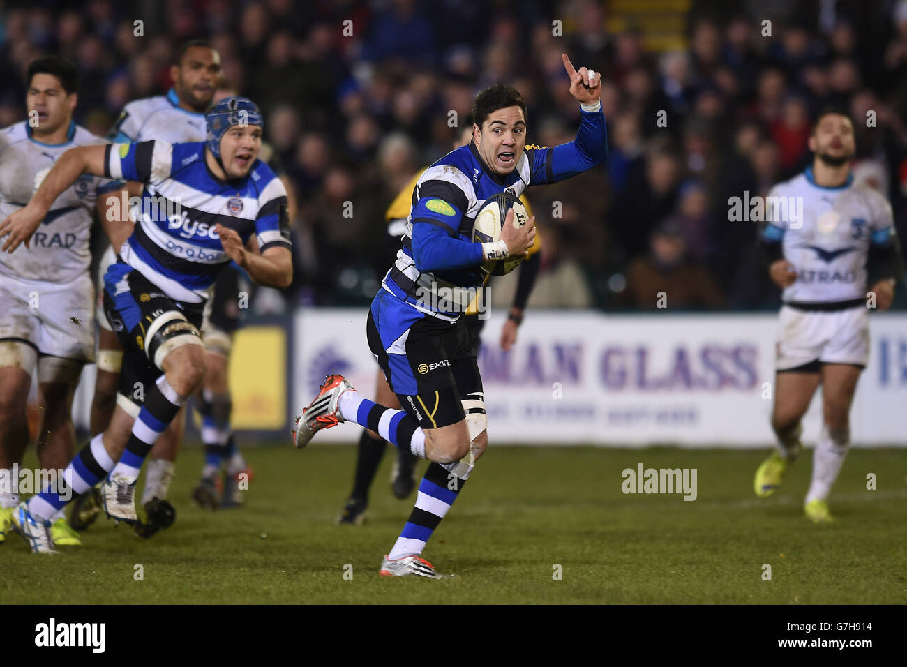 Bath Rugby's Horacio Agulla breaks through to score his teams fourth ...