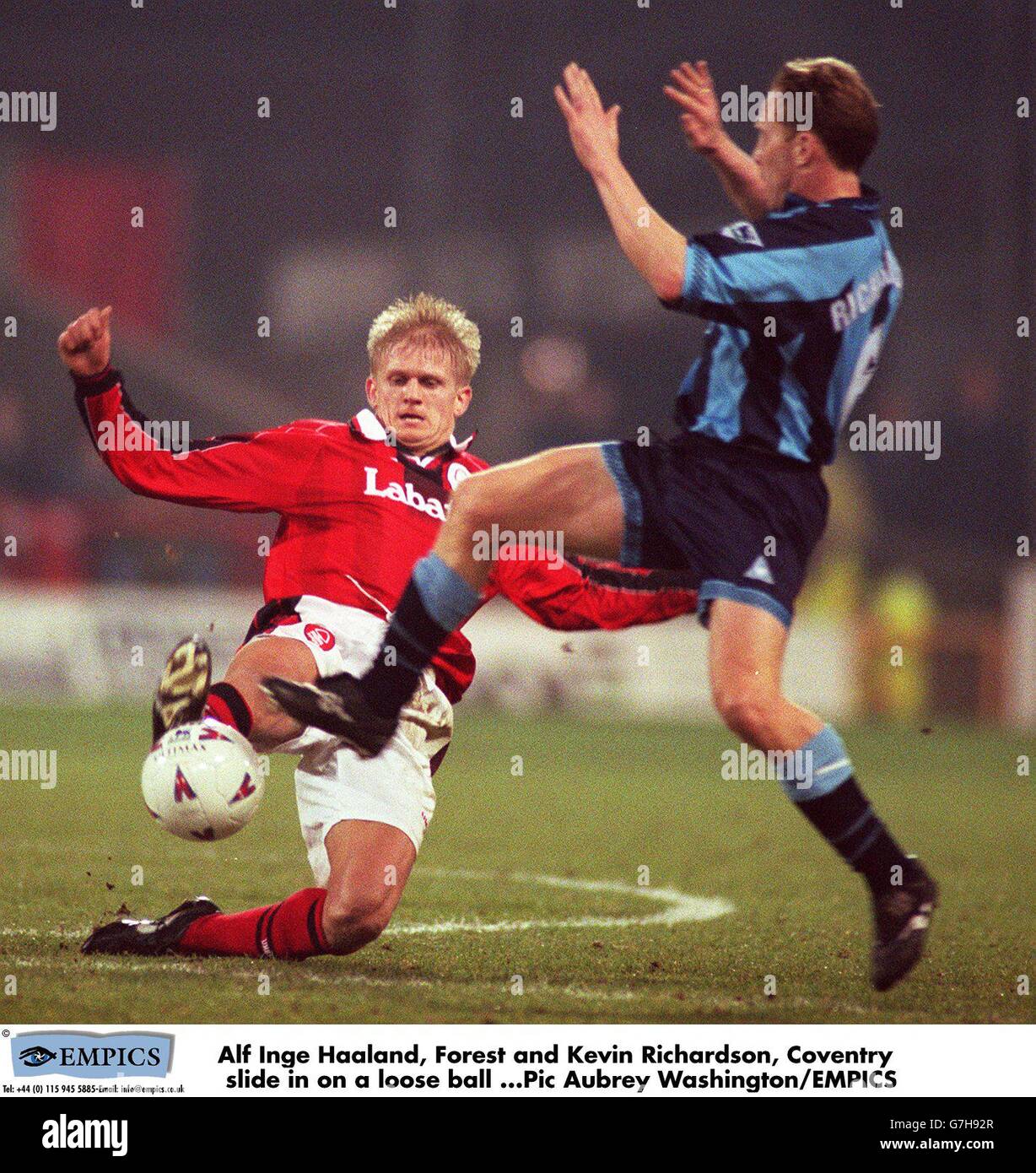 Alf Inge Haaland of Nottingham Forest (left) and Kevin Richardson of ...
