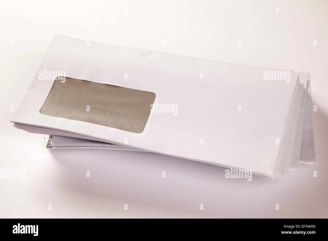 White envelopes hi-res stock photography and images - Alamy