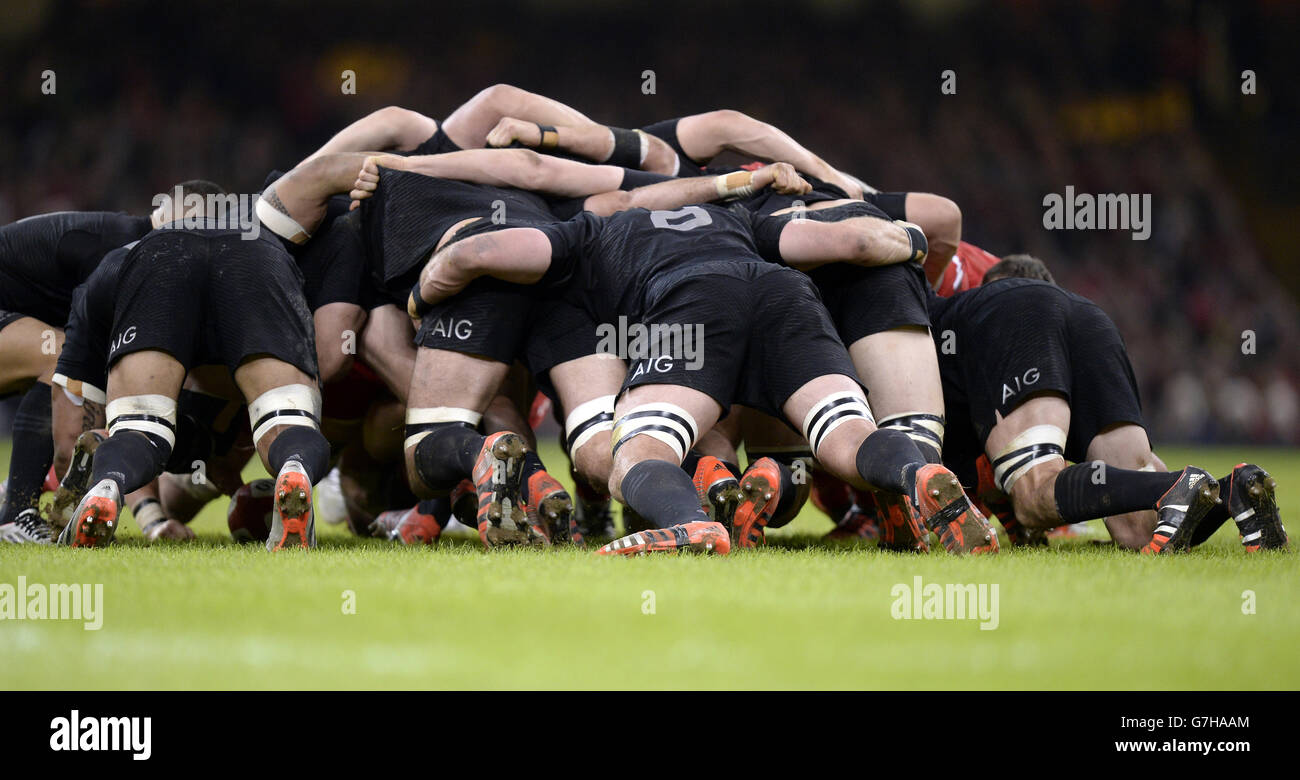 Full back new zealand all blacks hi-res stock photography and images ...
