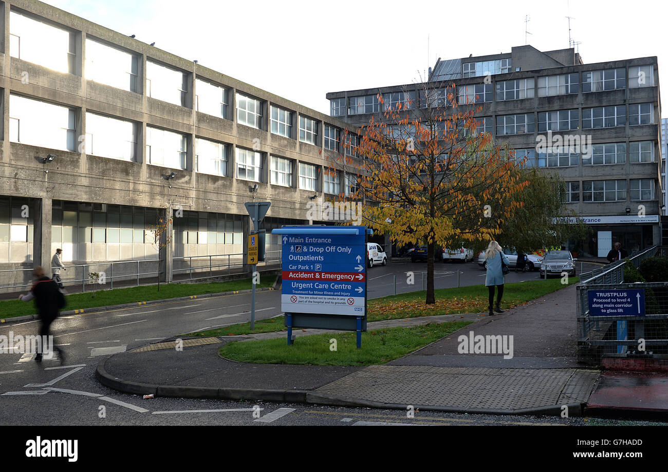 Nhs staff at northwick park hospital in harrow hi-res stock photography ...
