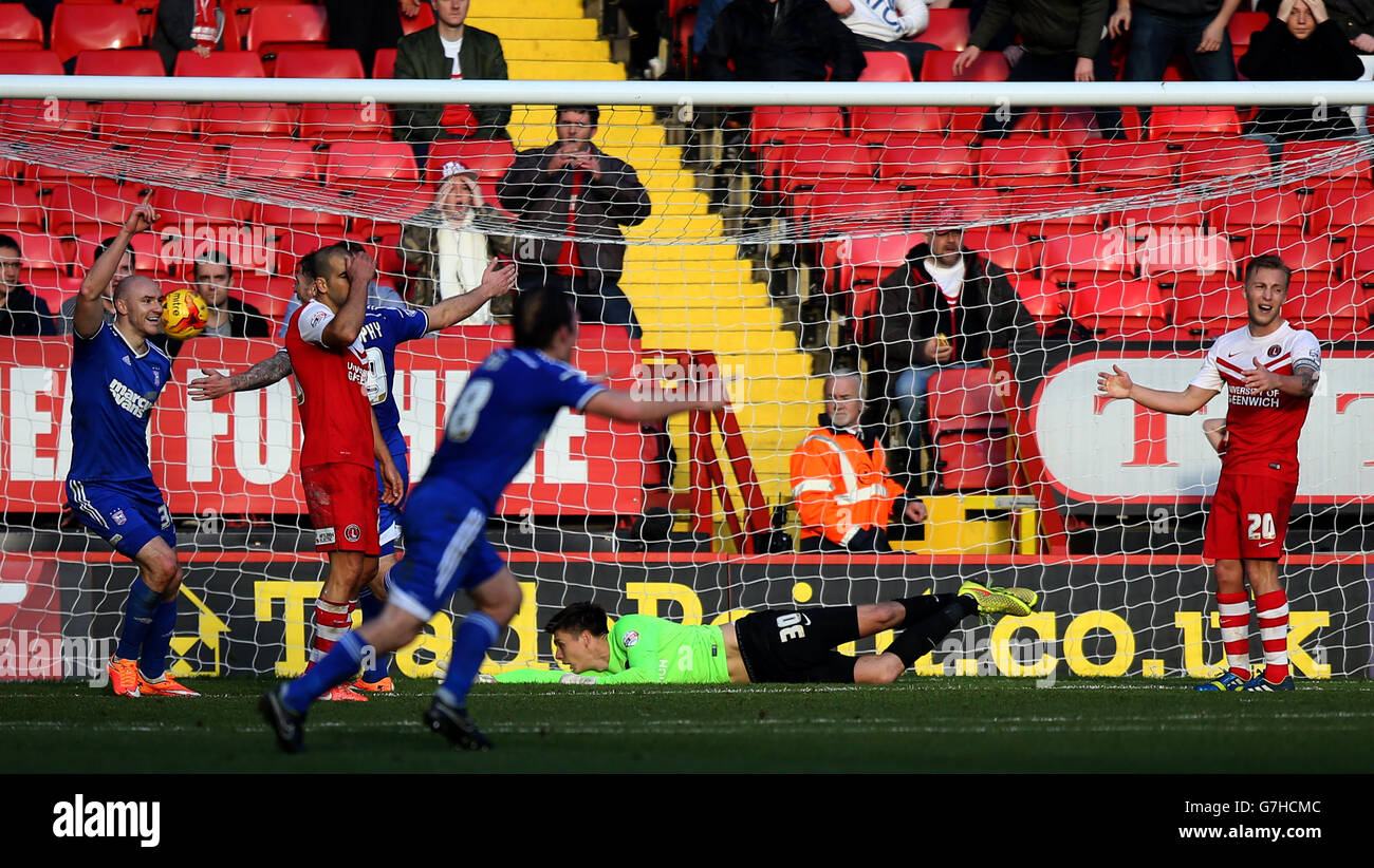 Nick pope charlton hi-res stock photography and images - Alamy