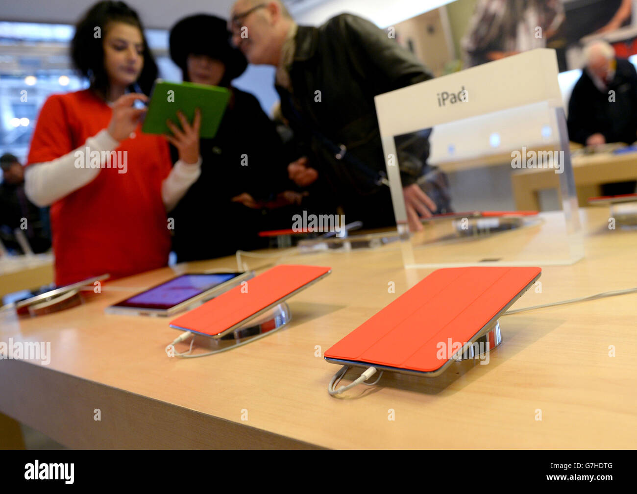 Red logo hi-res stock photography and images - Alamy