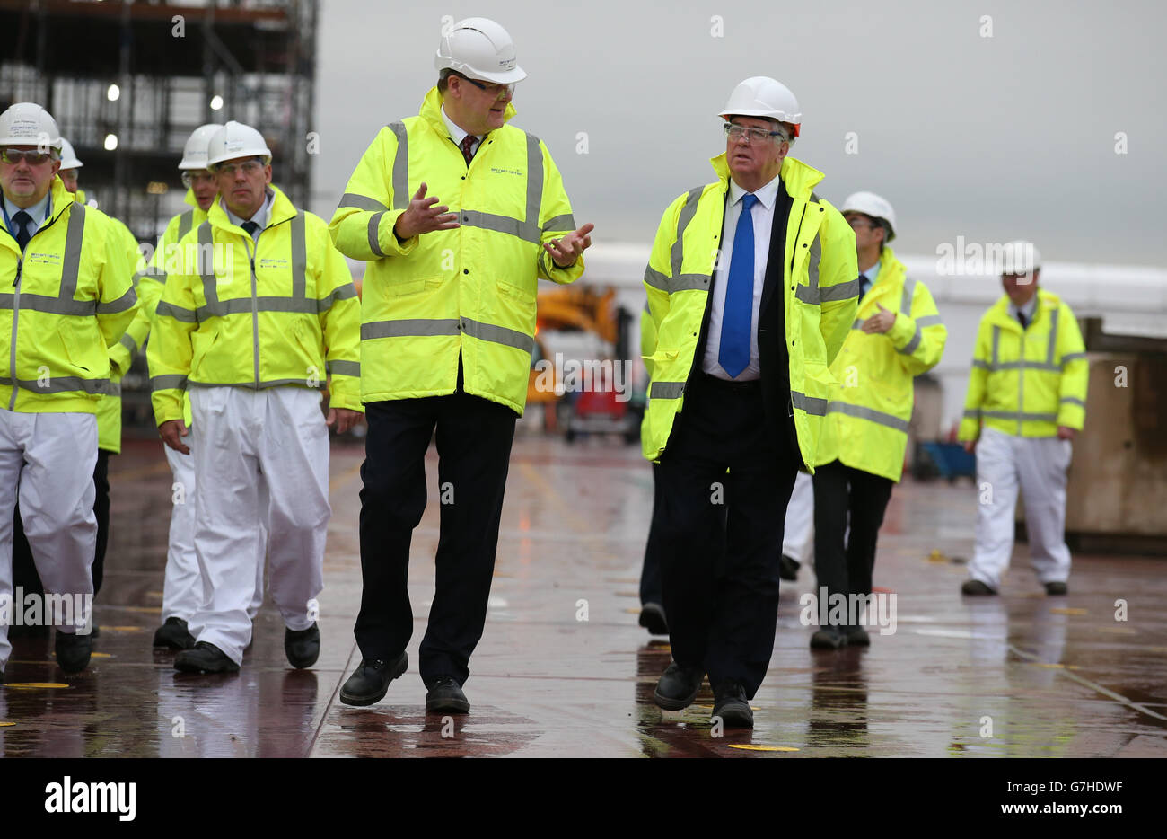 Queen Elizabeth Class programme director Ian Booth (left) and Defence ...