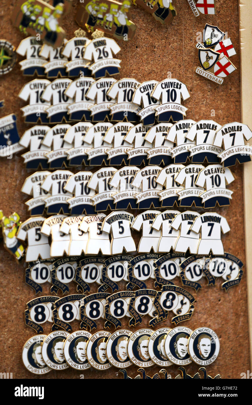 Football club badges stall hi-res stock photography and images - Alamy