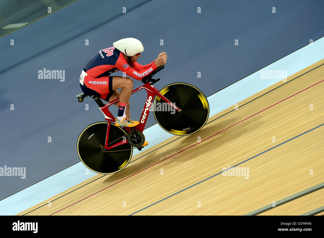 USA's Bobby Lea competes in the Men's Omnium Individual Pursuit during ...