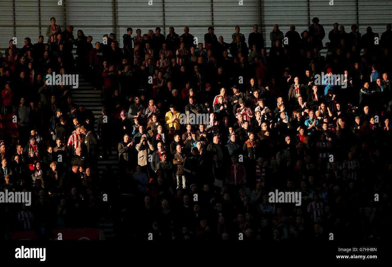 Britannia stadium crowd hi-res stock photography and images - Alamy