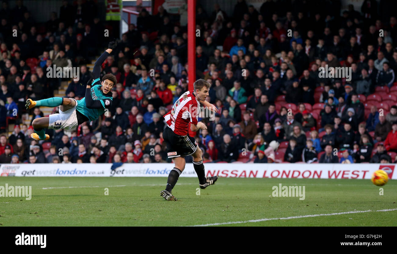 Blackburn Rovers' Rudy Gestede scores their first goal Stock Photo - Alamy