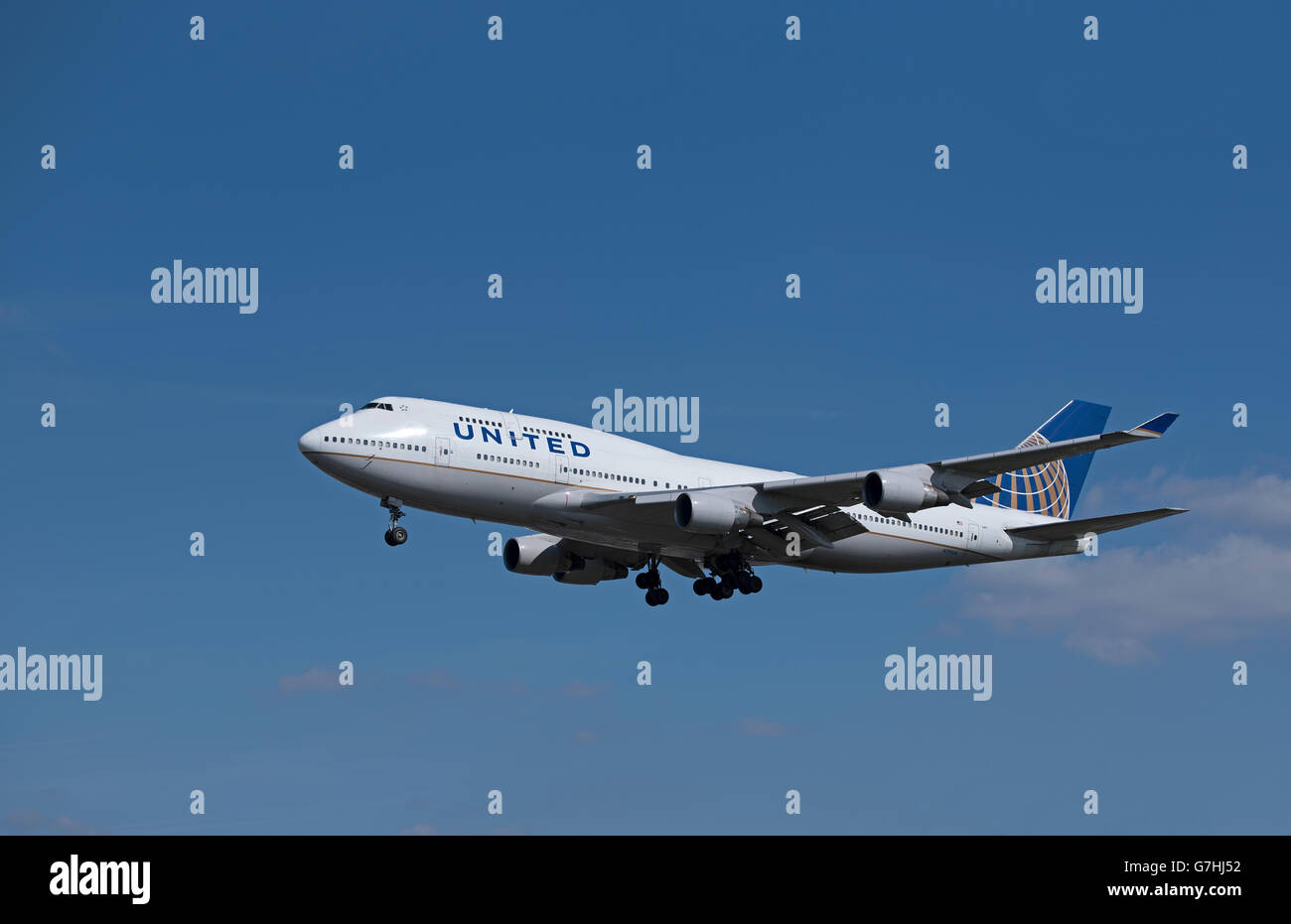 United Airlines Boeing 747 arriving at London Heathrow from USA SCO ...