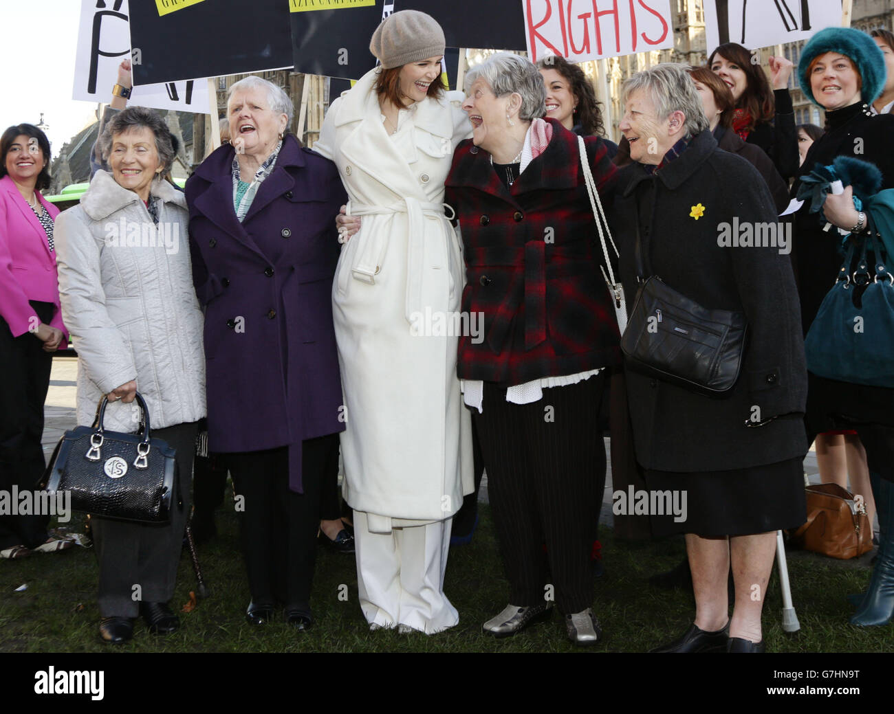 Gemma Arterton (centre) with original Dagenham women strikers (front ...