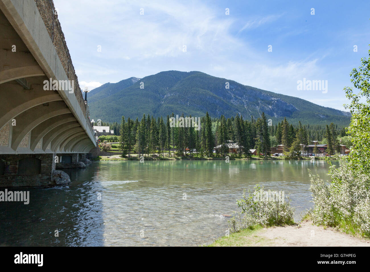 Bow river bridge banff alberta hi-res stock photography and images - Alamy