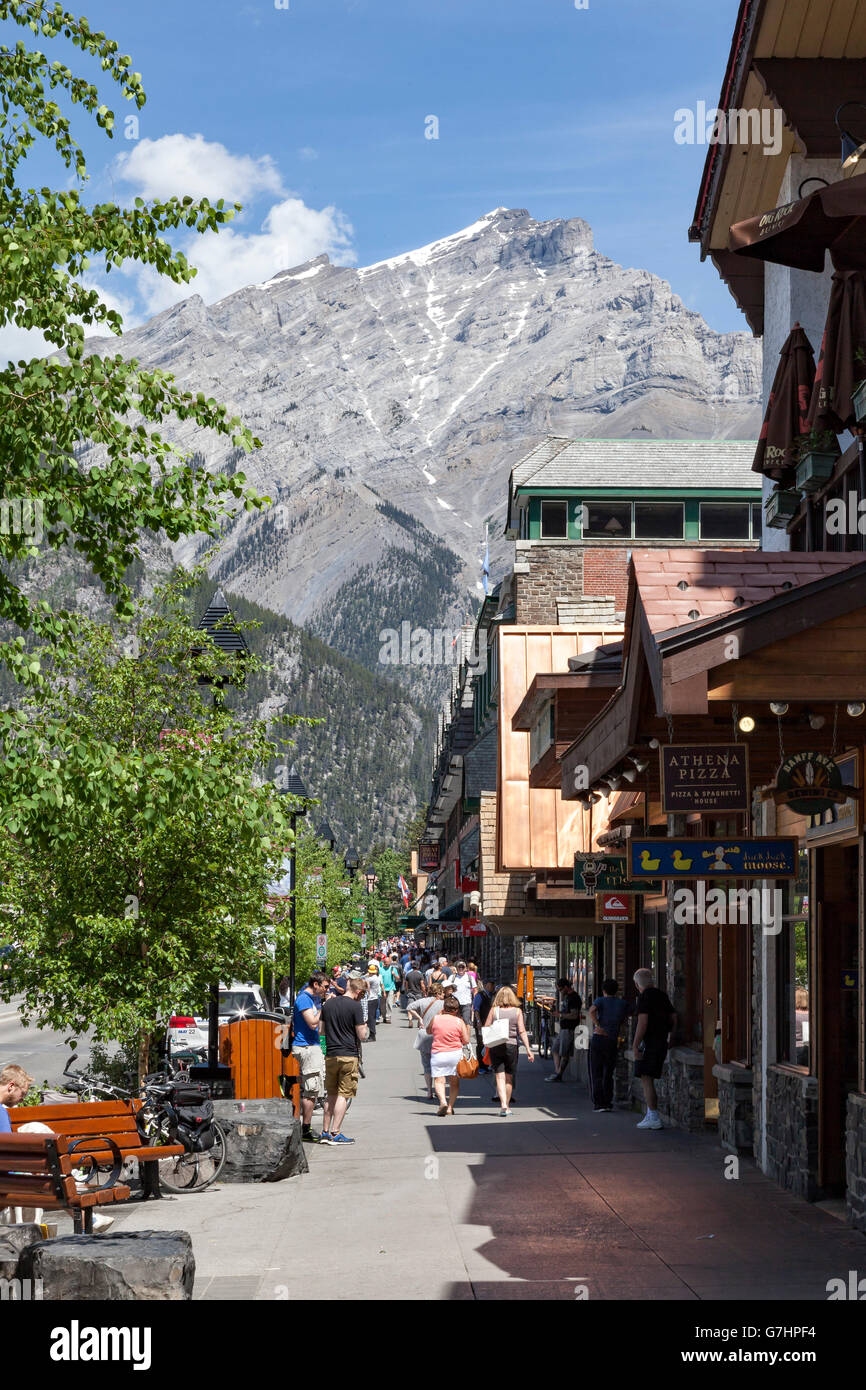 Downtown banff hi-res stock photography and images - Alamy