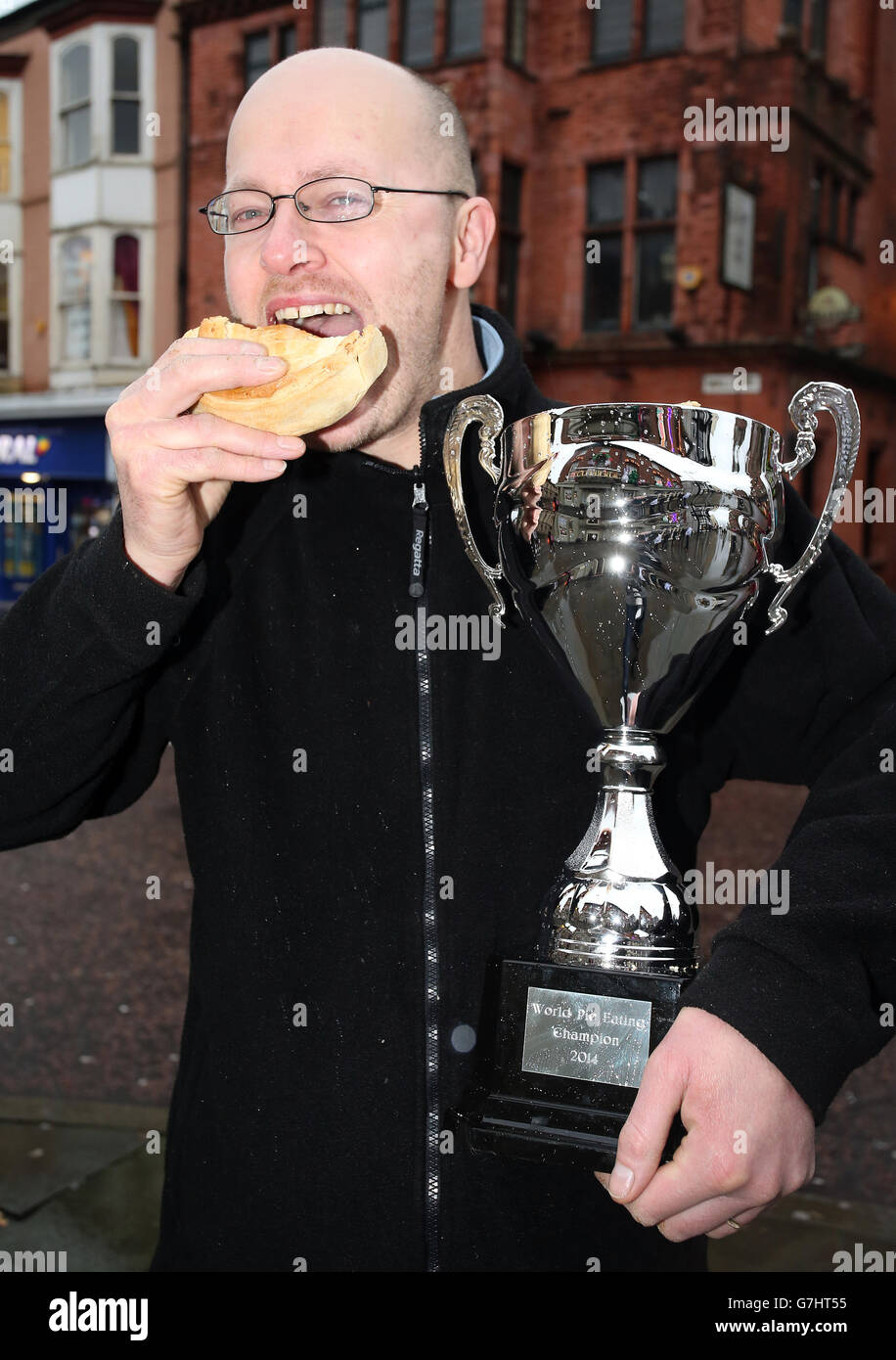 World pie eating championships hi-res stock photography and images - Alamy