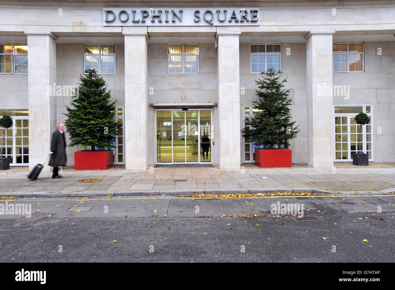 Dolphin square pimlico hi-res stock photography and images - Alamy