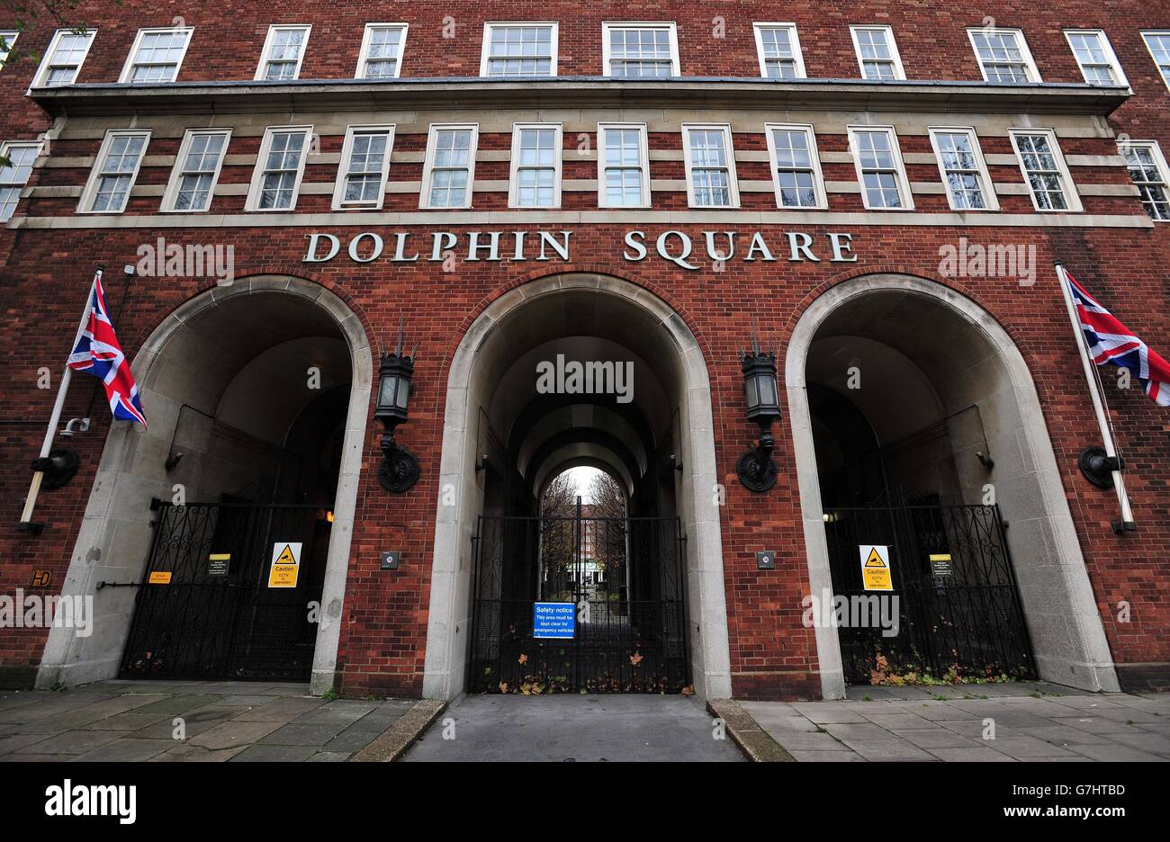 Dolphin square london pimlico hi-res stock photography and images - Alamy