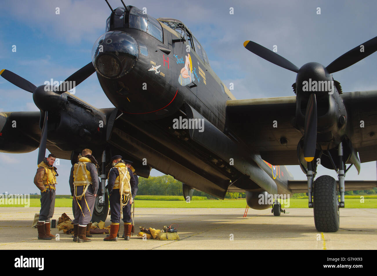 Avro lancaster b hi-res stock photography and images - Alamy