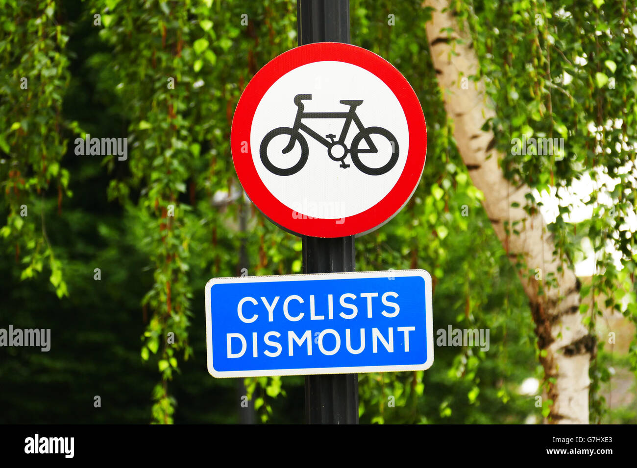 Cycle with no cycle sign hi-res stock photography and images - Alamy