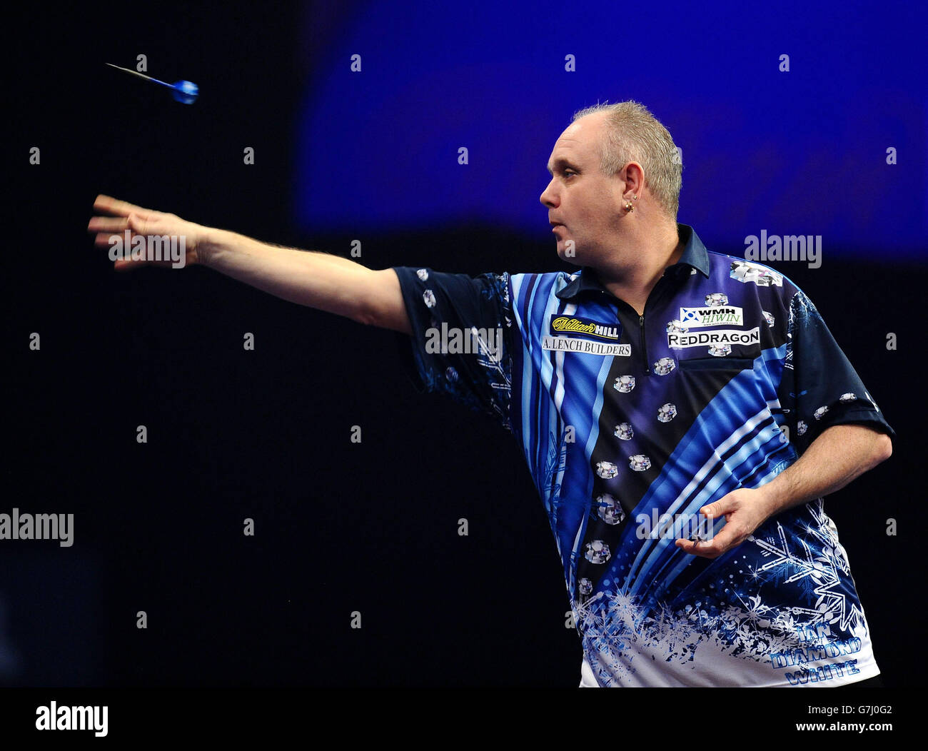 Ian white darts hi-res stock photography and images - Alamy