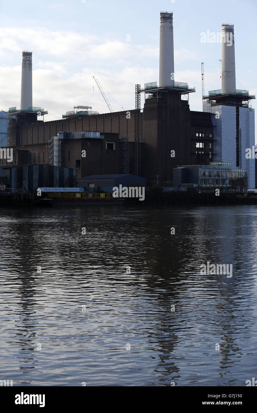 Dismantling rebuilding four chimneys part redevelopment 1930s power station hi-res stock ...