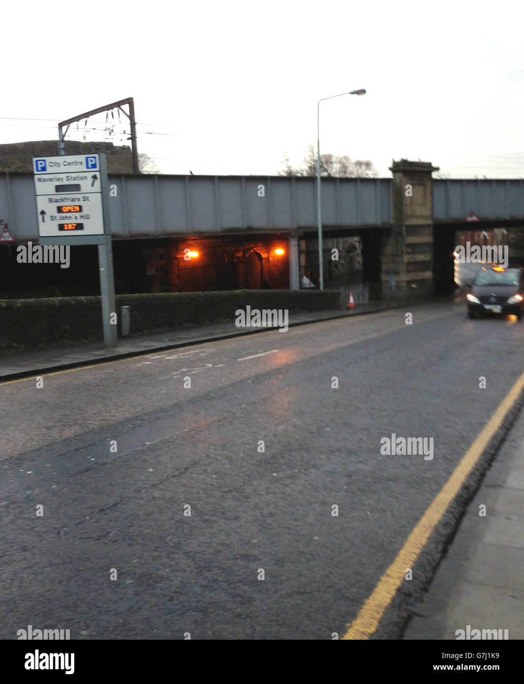 Abbey Mount in Edinburgh showing no CPZ entry signs as Parking ...