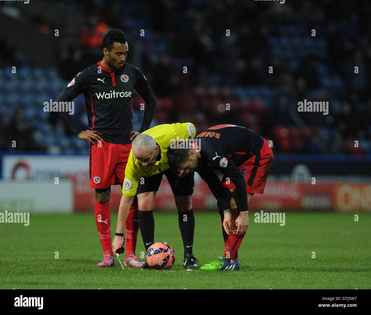 Referee Philip Gibbs uses his spray marker during the match Stock Photo ...