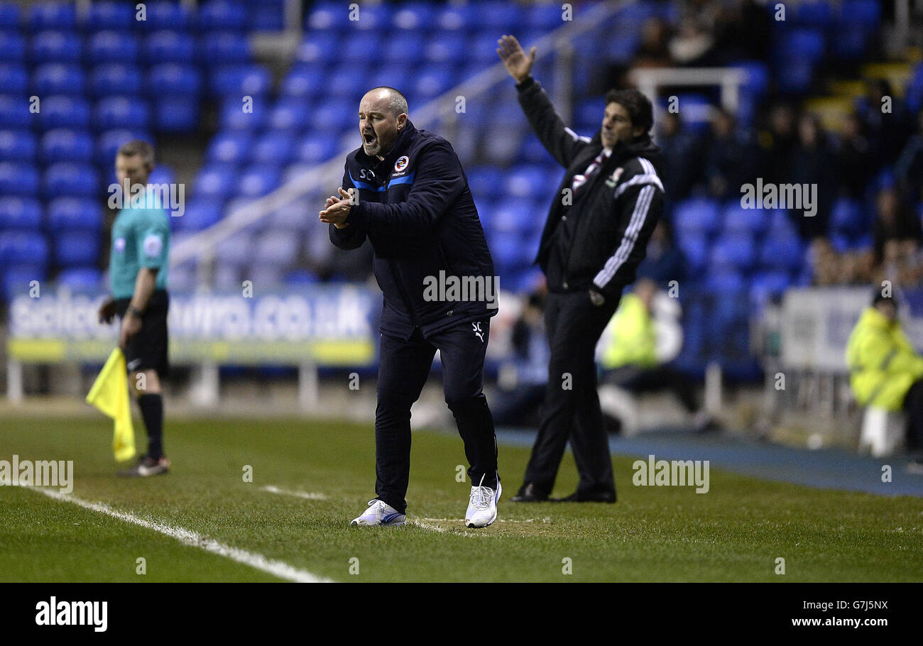 Reading manager Steve Clarke (left) and Middlesbrough manager Aitor ...