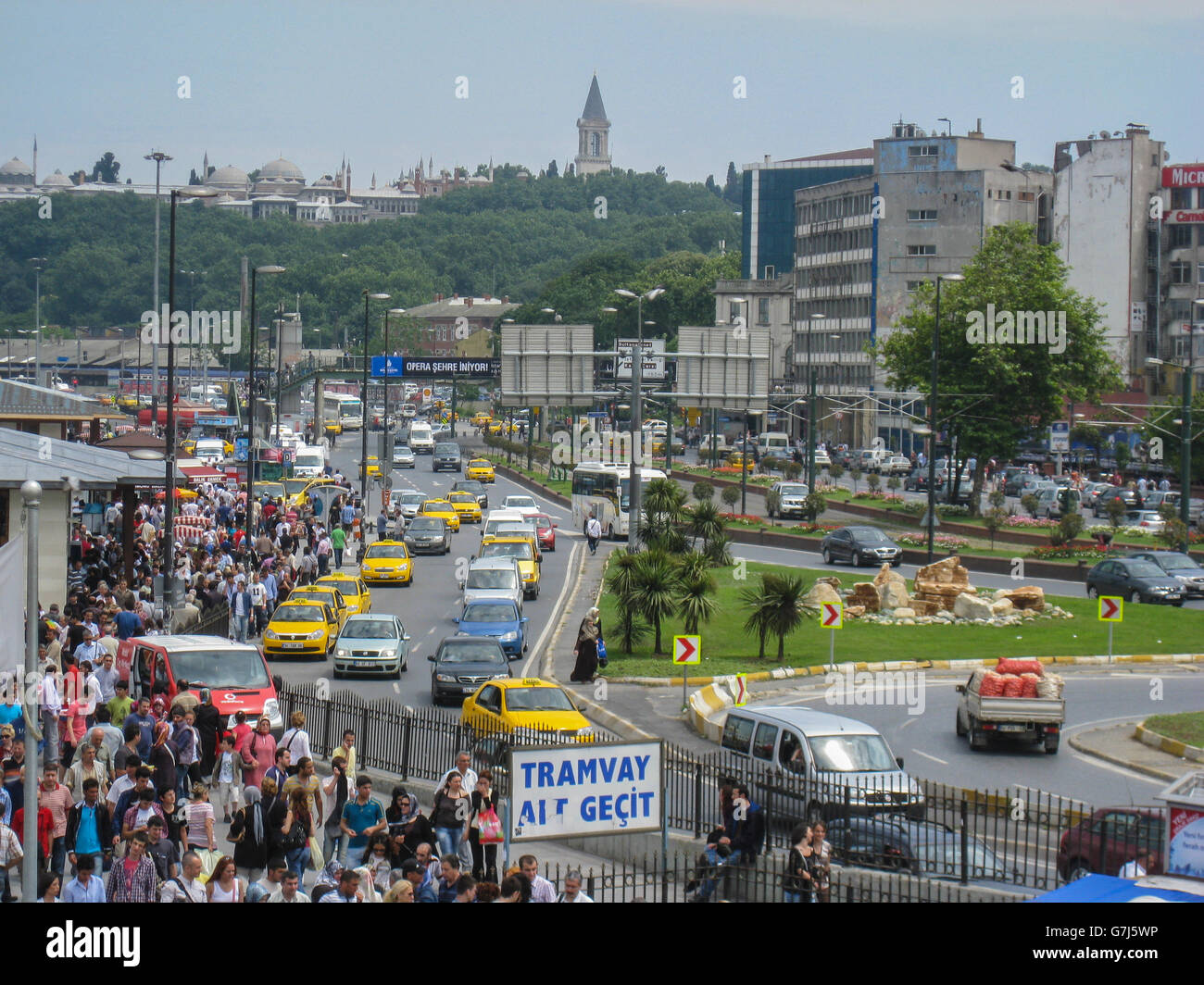Typical Busy Street Istanbul Turkey Stock Photo - Alamy