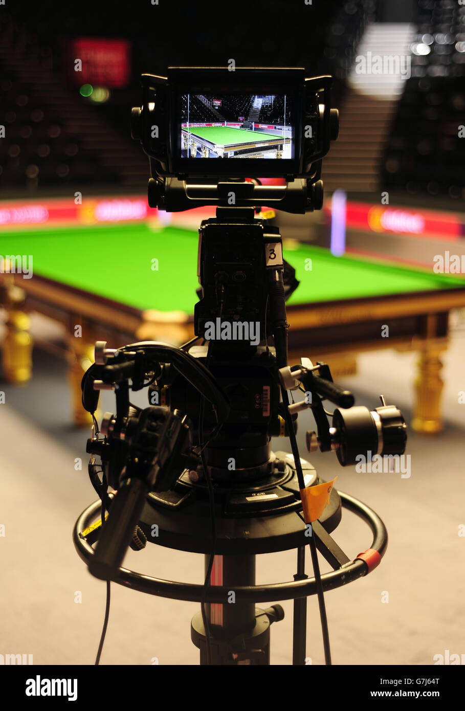 Television camera position hi-res stock photography and images - Alamy