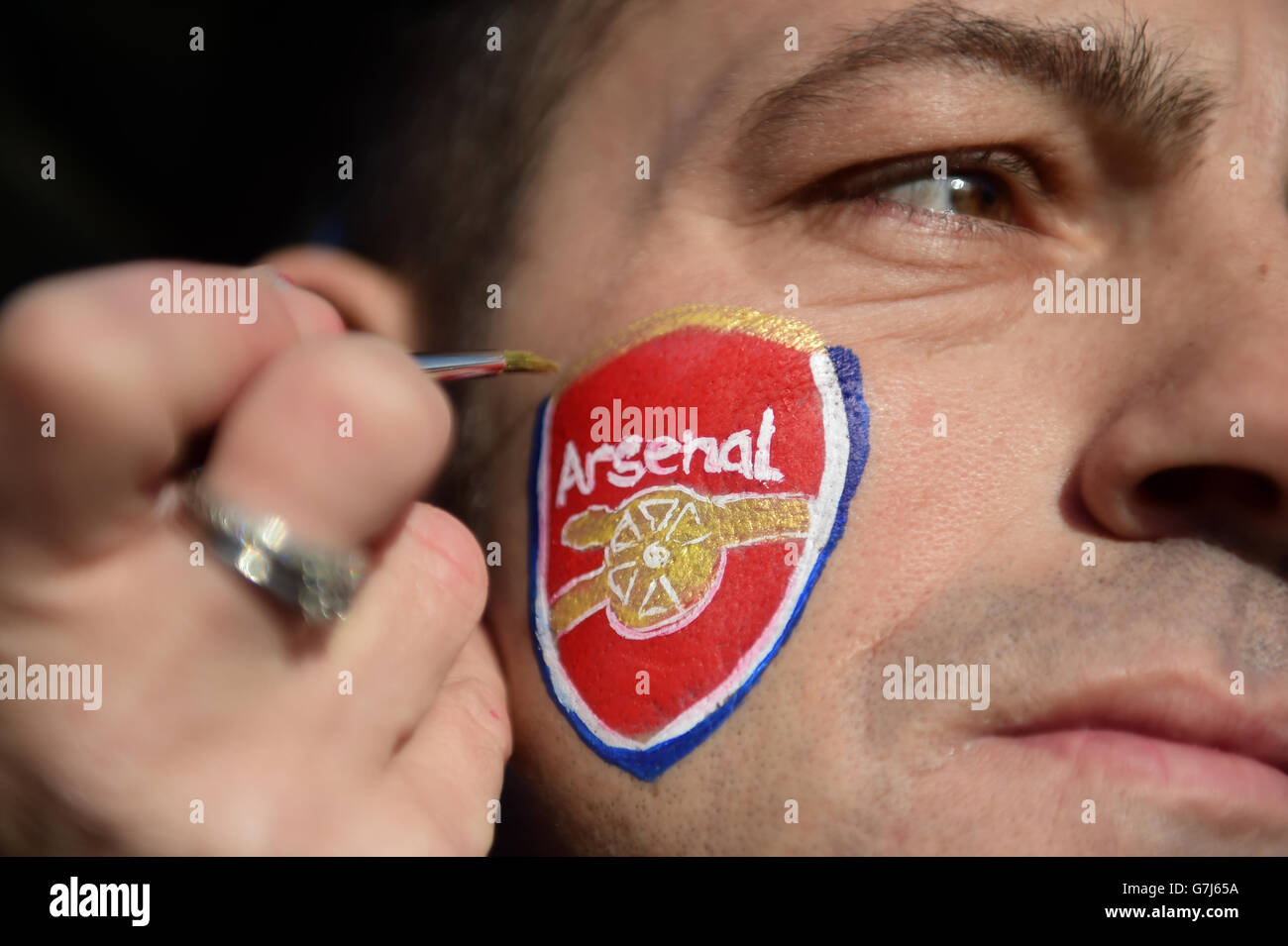 Arsenal badge hi-res stock photography and images - Alamy
