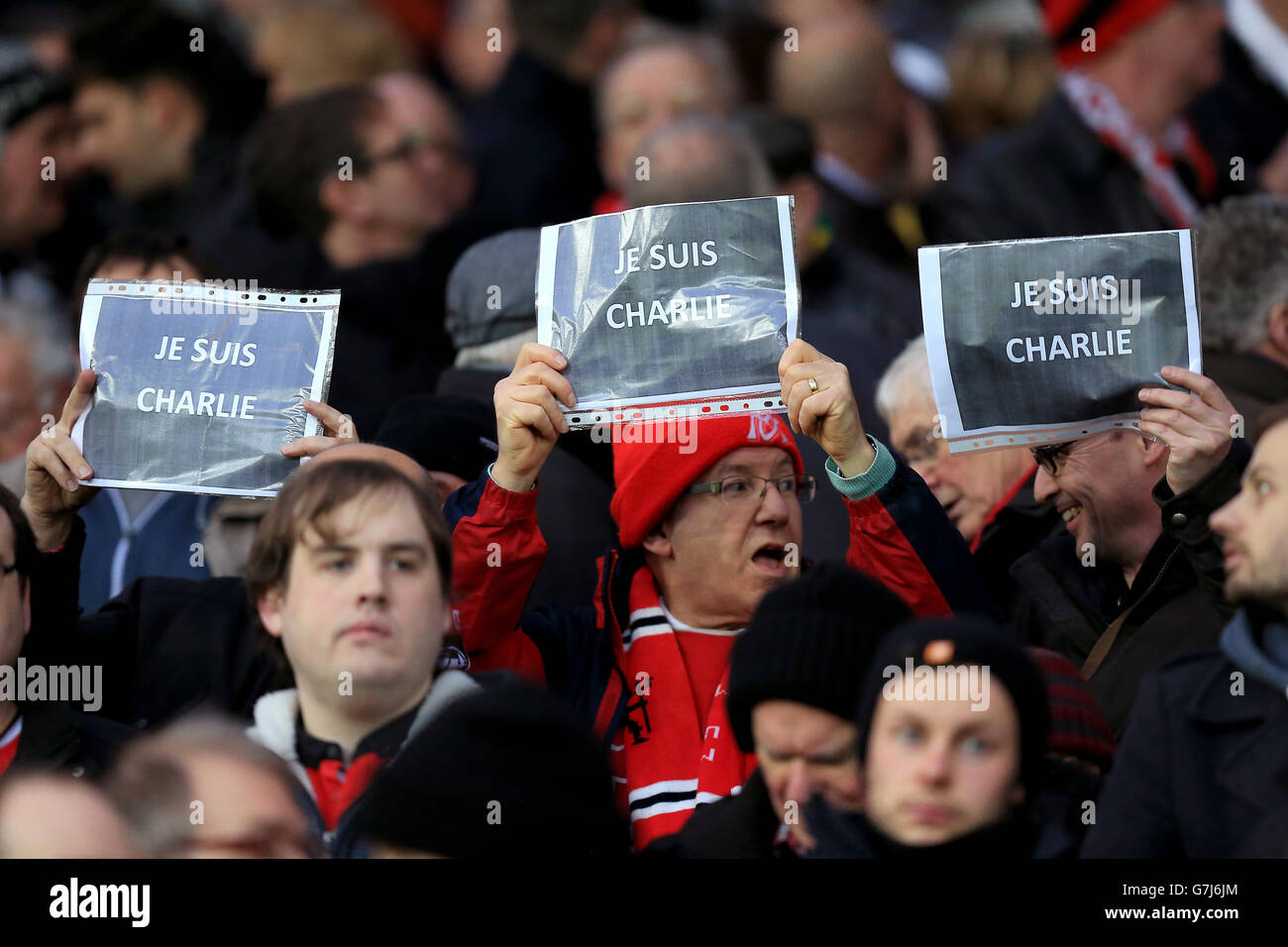 Manchester old trafford crowd hi-res stock photography and images - Alamy